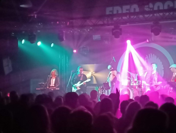 Home - Landslide Tribute Band