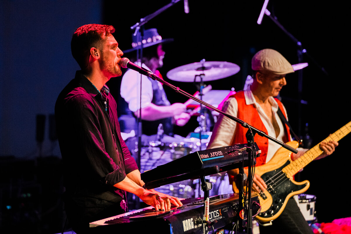 Home - Landslide Tribute Band